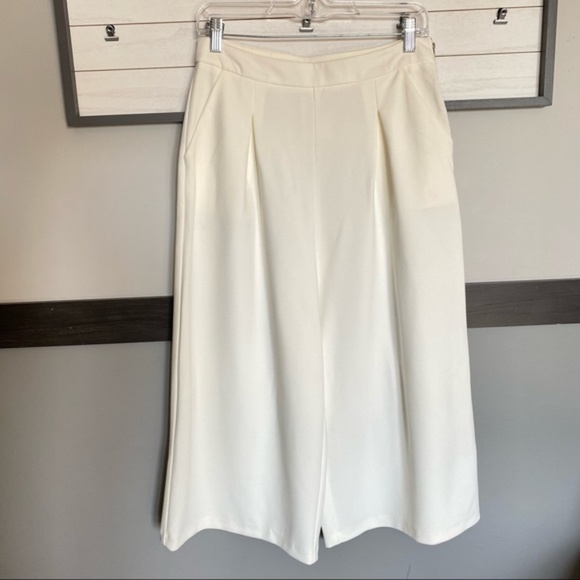 Potter's Pot | Pants & Jumpsuits | Potters Pot White Classic Guacho ...